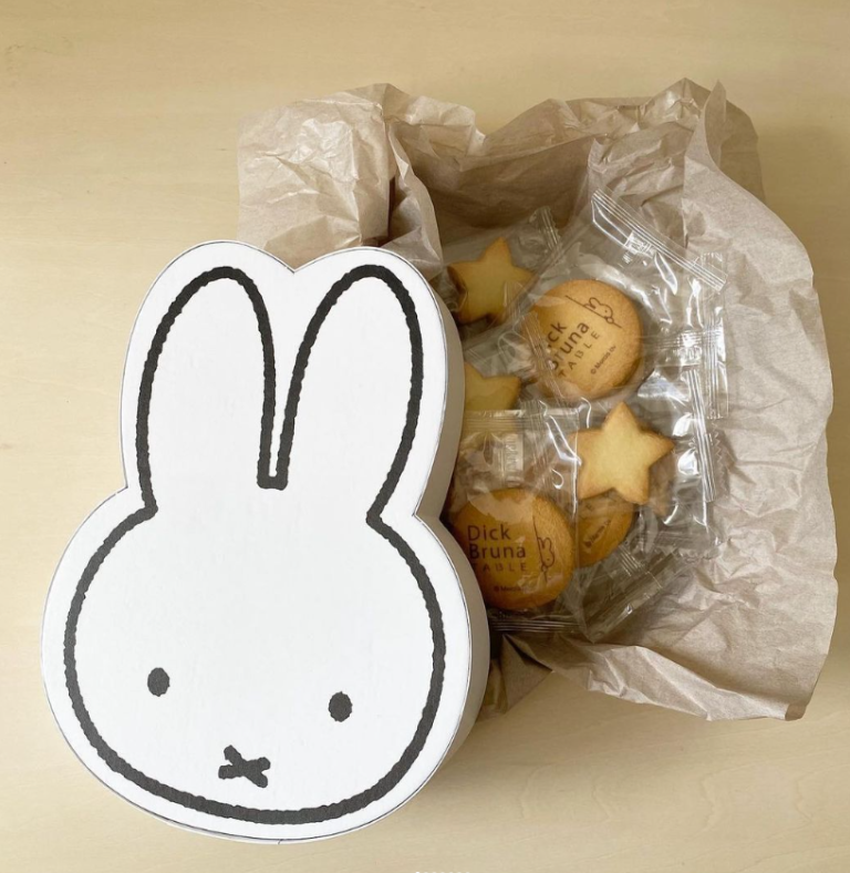 当店でしか買えない！ たくさんのオリジナルアイテムはお土産にぴったり。 Dick Bruna Table（ディック・ブルーナ テーブル）